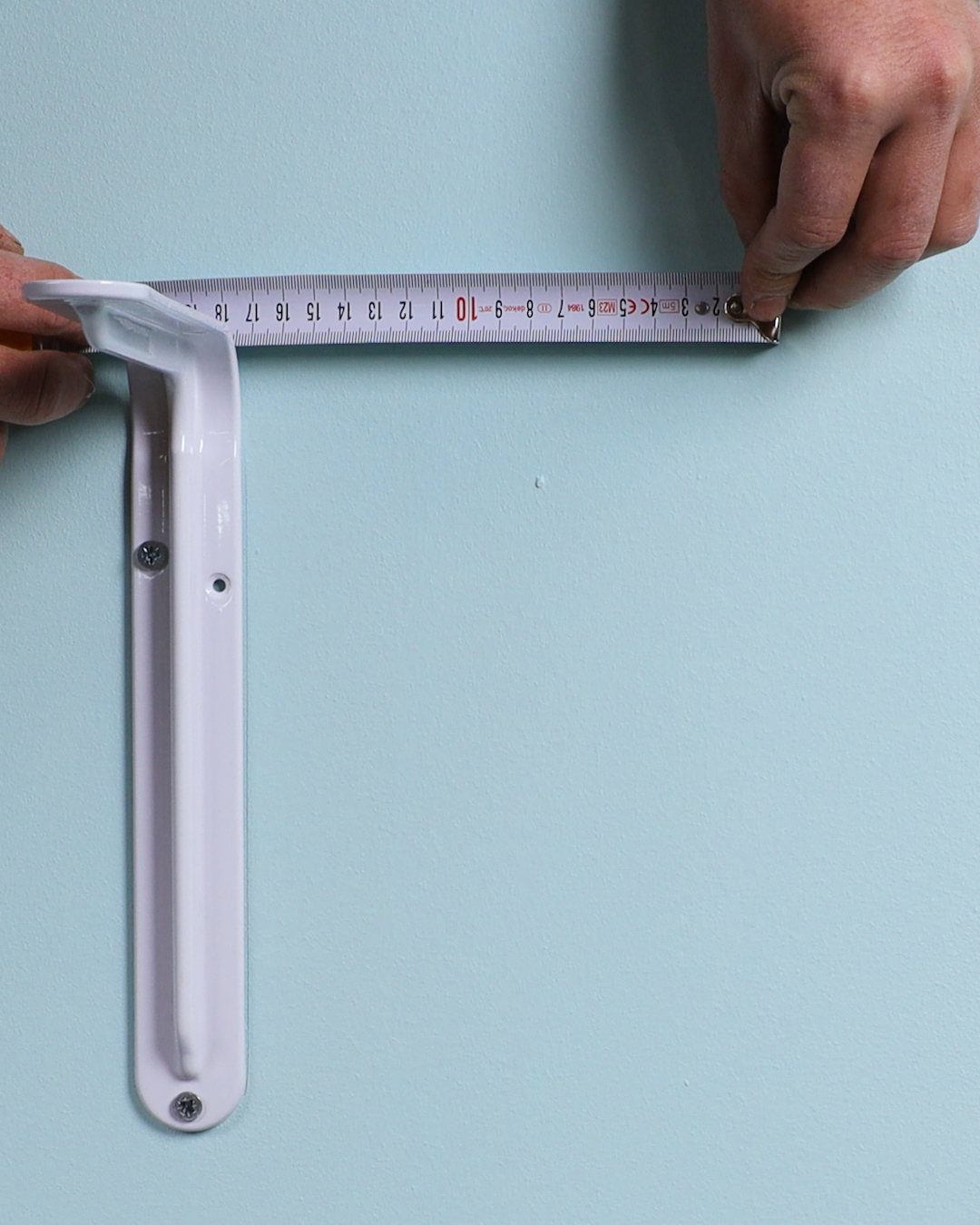 Simple trick for sturdy shelf installation