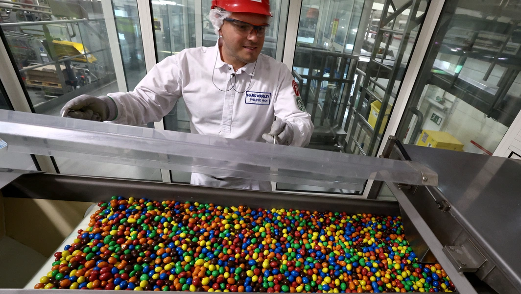 Candy industry shifts toward natural colors and innovation