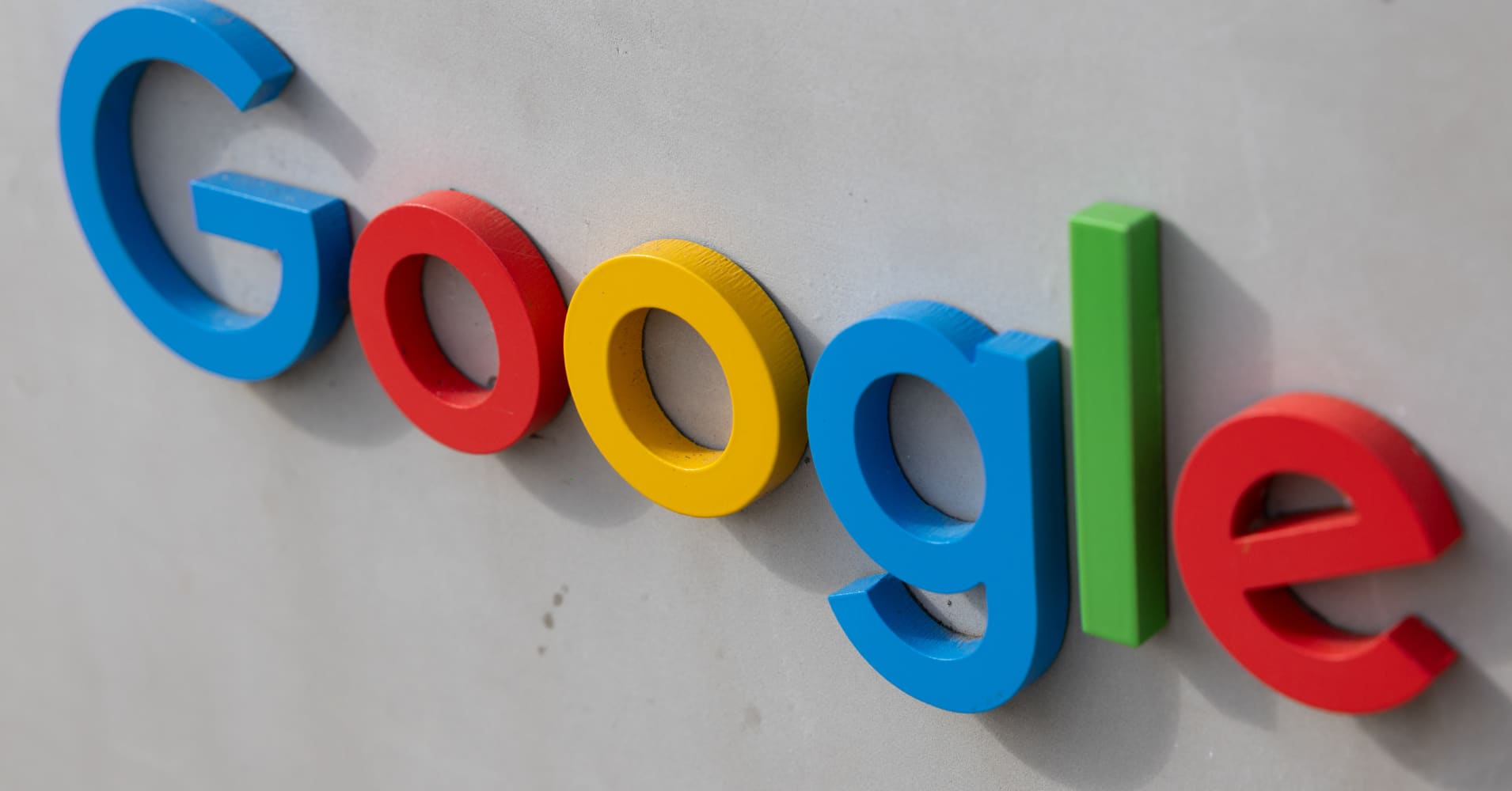 Alphabet added to Dow Jones Industrial Average, replacing Verizon