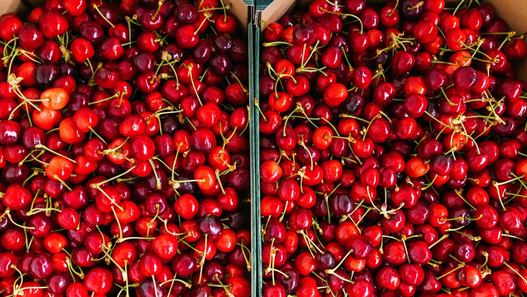 Keeping cherries fresh from store to storage