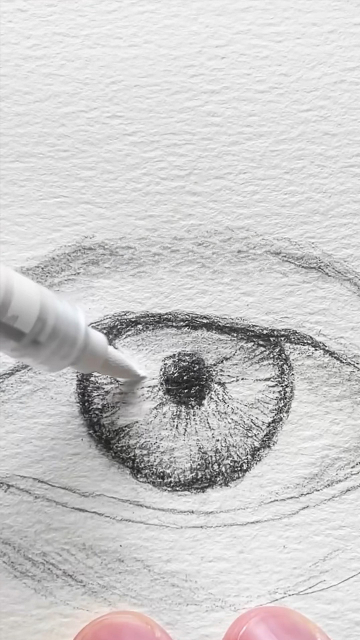 How To A Draw Realistic Eyes Step by Step