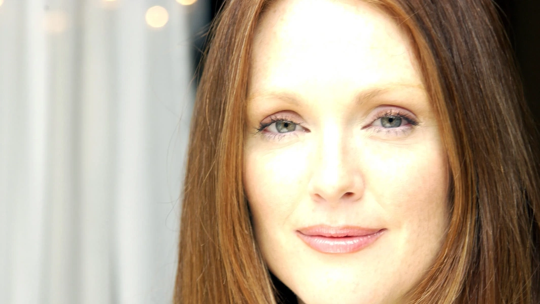 Julianne Moore: Career, advocacy, and cultural impact