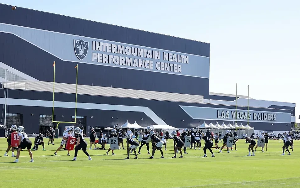 Raiders set roster tone with key offseason moves