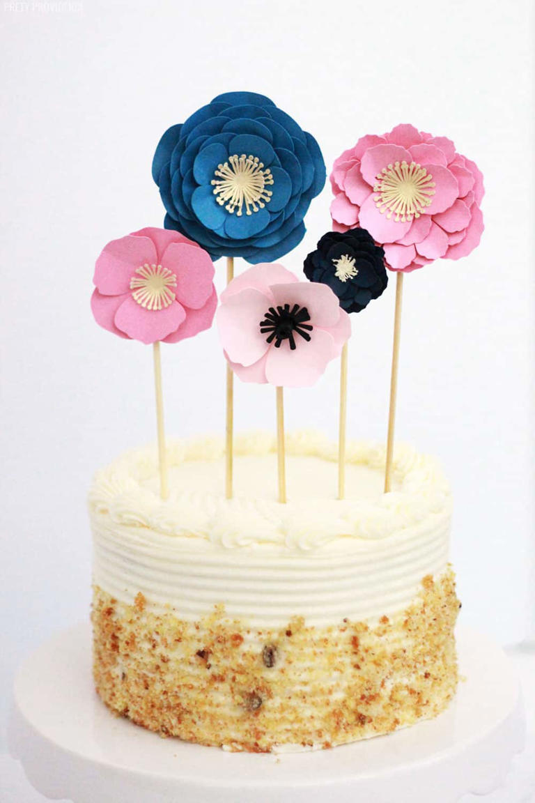 30+ DIY cake toppers that will steal the show