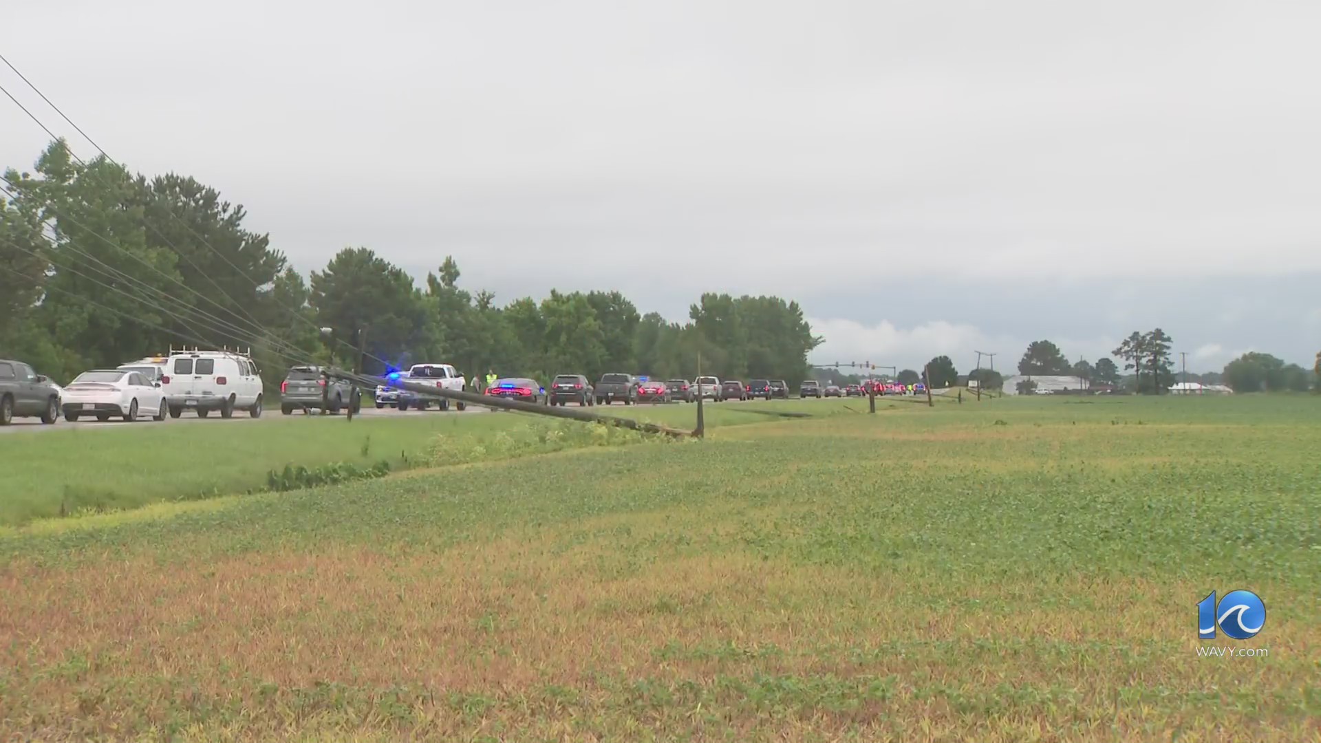 Winds cause damage and outages in Moyock