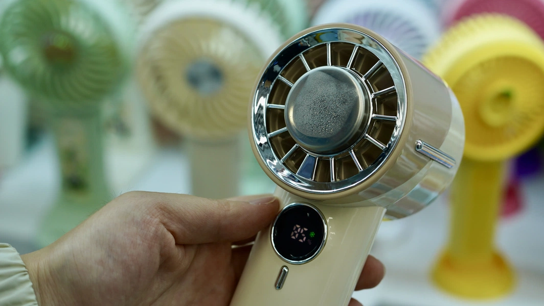 Budget cooling gadgets surge in popularity amid UK heatwave