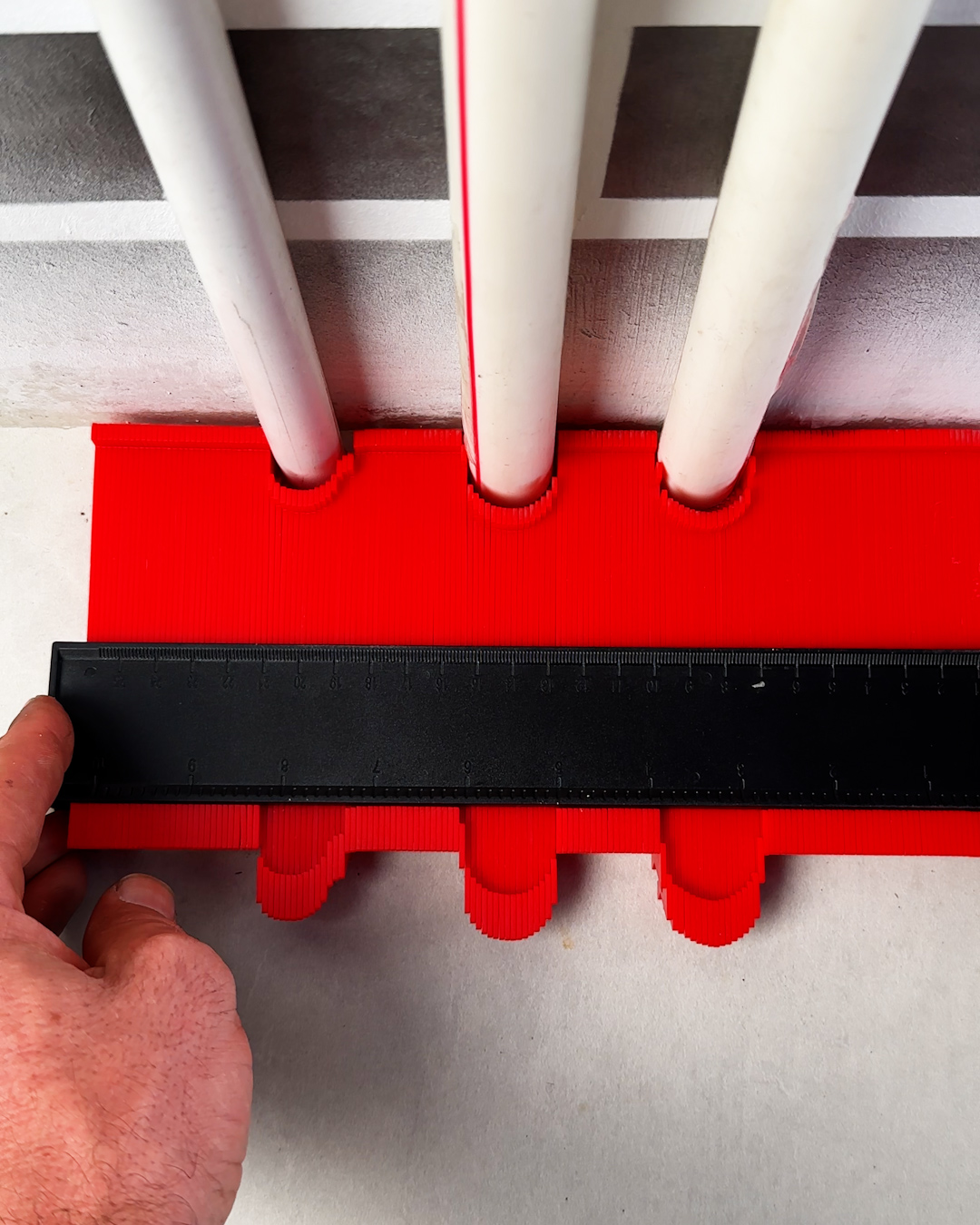 Cutting the perfect corner every time with this brilliant tool!💯