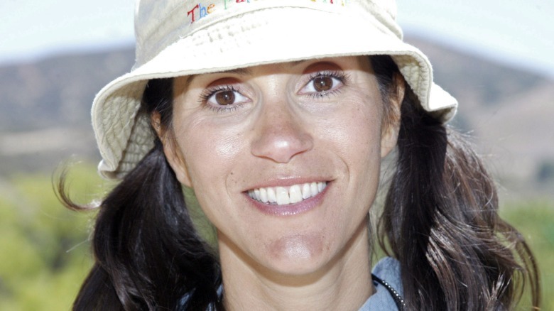 Jami Gertz is a fresh-faced beauty going makeup-free