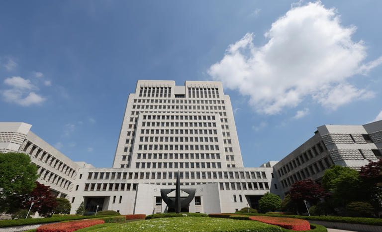 Lawyer fined 20M won for threatening client over success fees