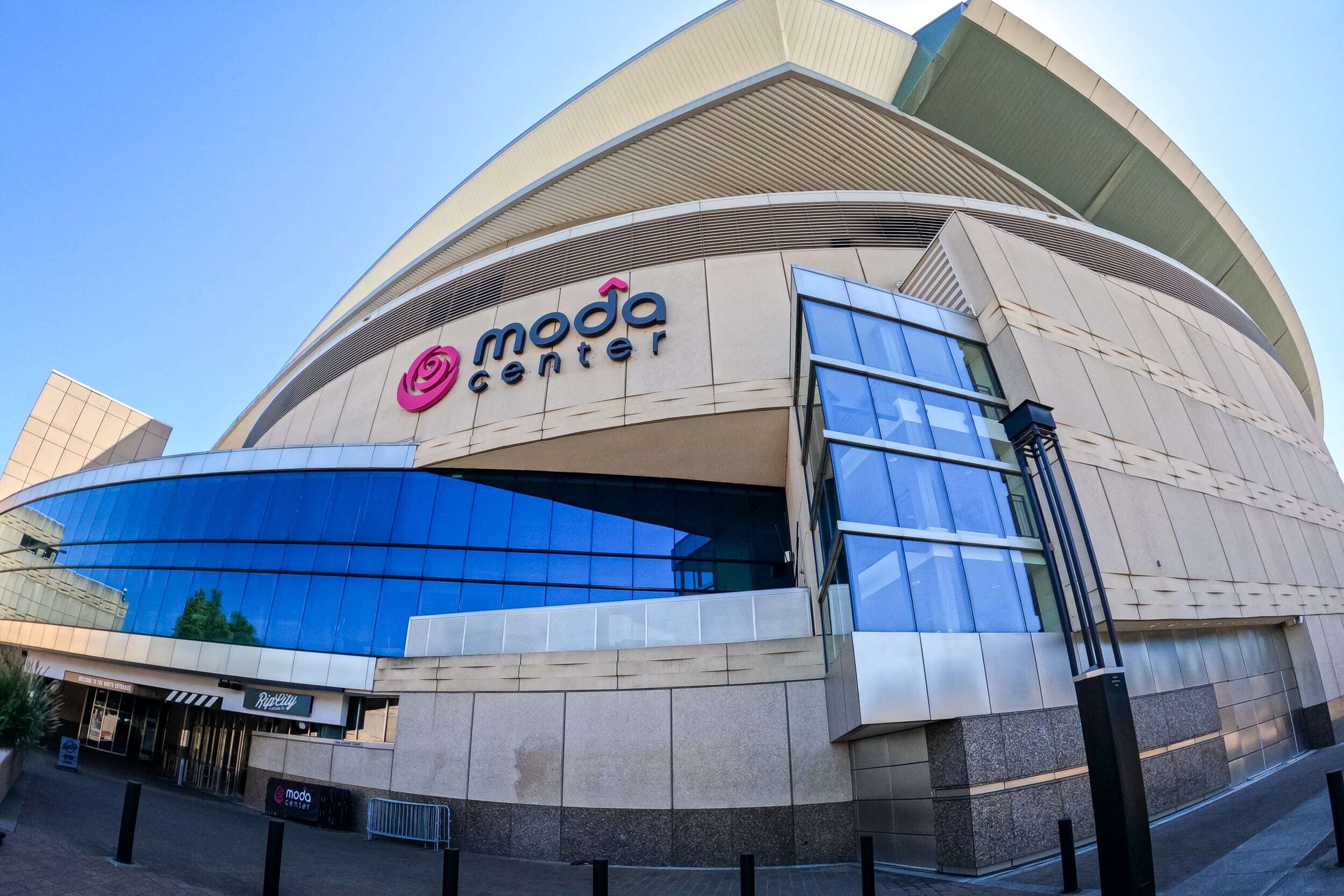 Portland mayor lambasts critics of Moda Center deal as county questions ...