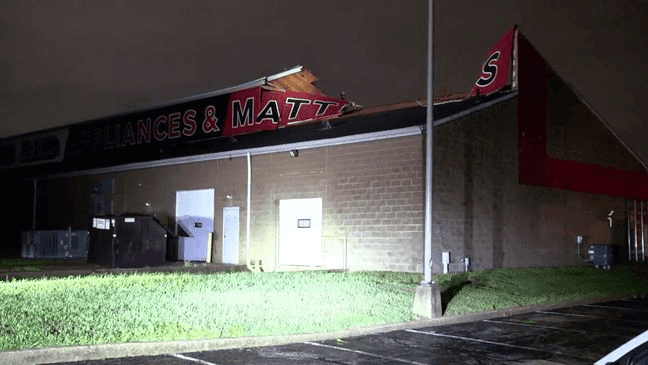 'We were lucky': Cleanup continues at Northern Kentucky business after ...