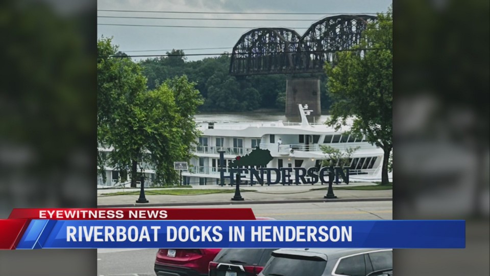 American Melody riverboat docks early in Henderson