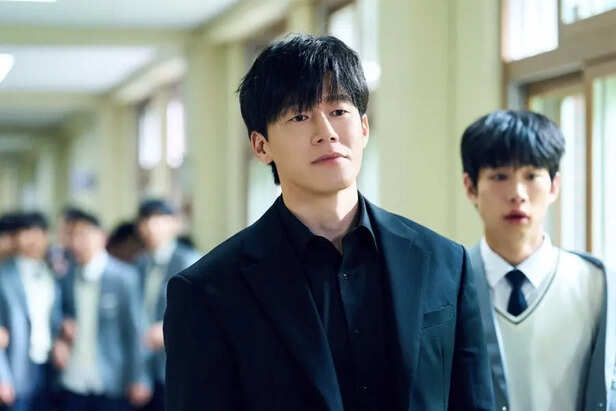 After Teach You A Lesson, Kim Mu Yeol scrubs in for Netflix medical ...