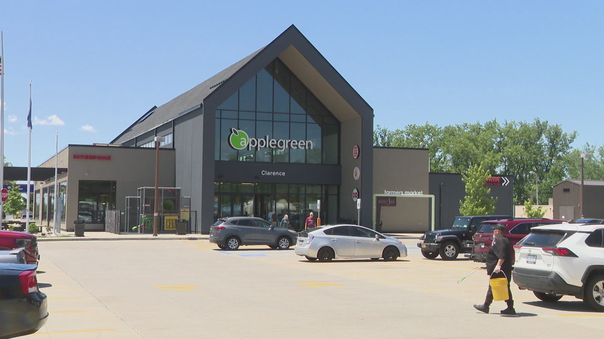 Baby delivered at Clarence Thruway rest stop