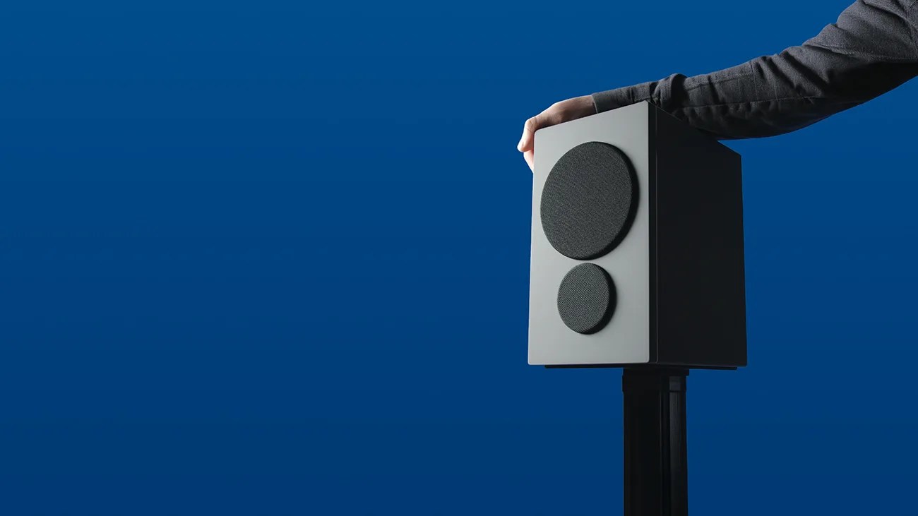 These compact bookshelf speakers promise to make stereo hi-fi easy