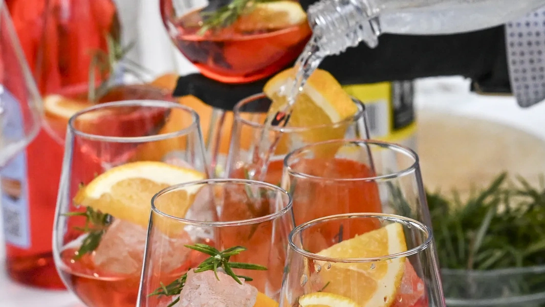 Alcohol-free Amalfi spritz ingredients and pairings