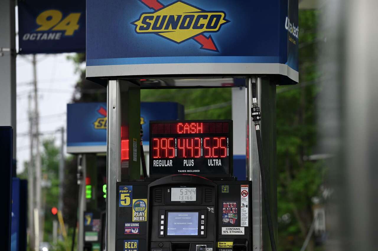 Gas prices drop below $4 at some Capital Region spots