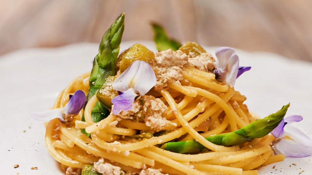 Vegan carbonara and creamy pasta variations