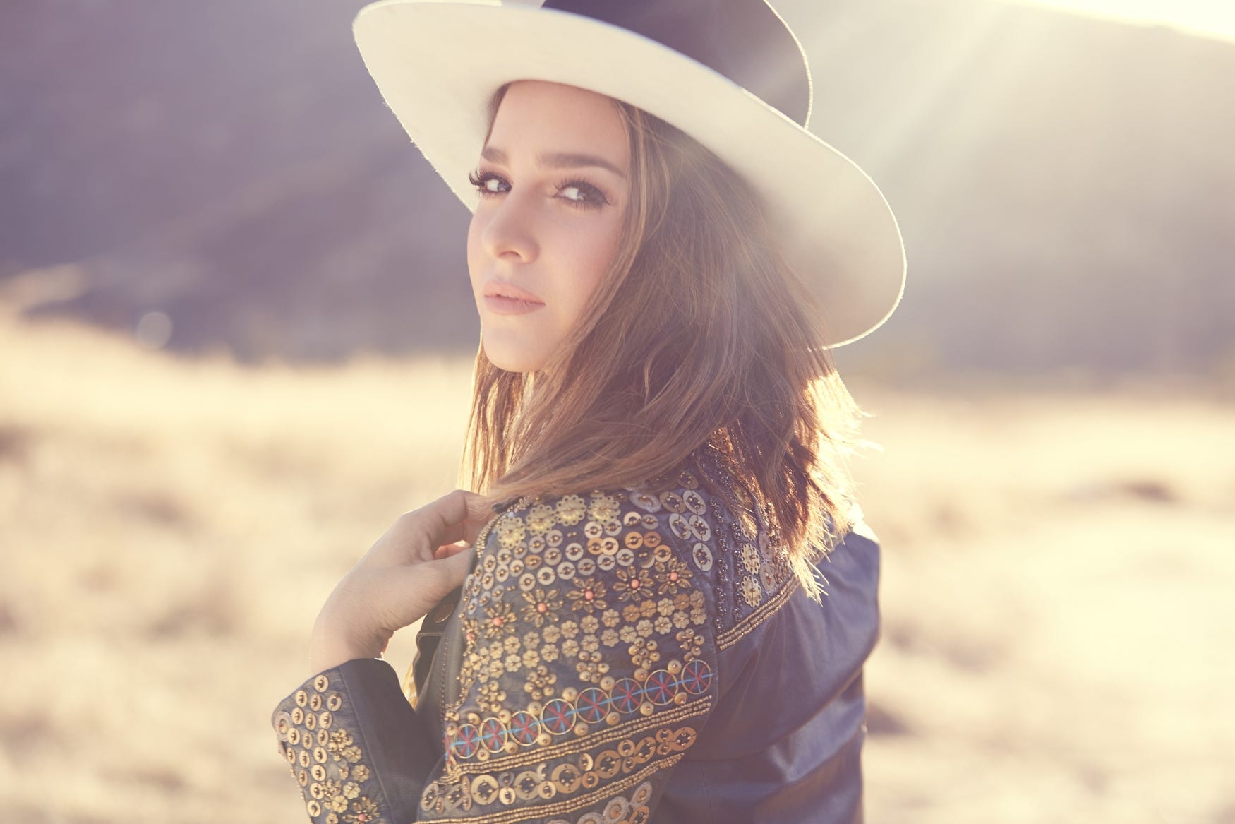 Worcester Independence event features fireworks, singer Alisan Porter