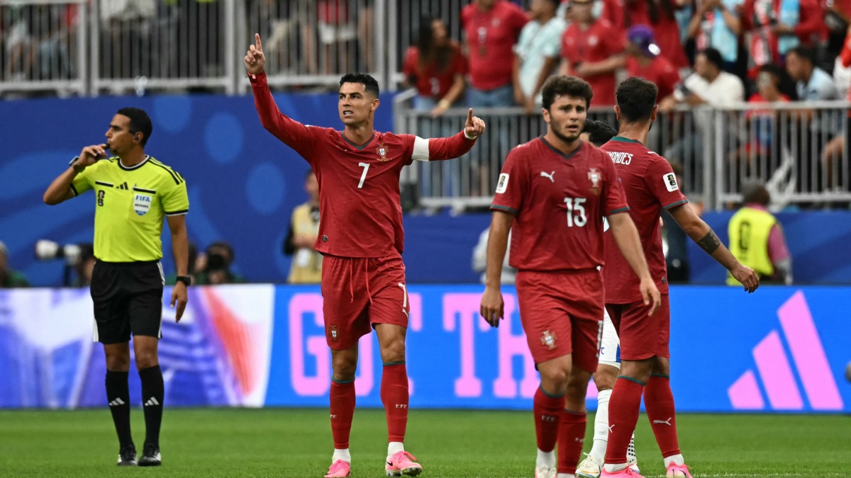 'Siuuu!': Speed's wild reaction to Cristiano Ronaldo's first goal at ...