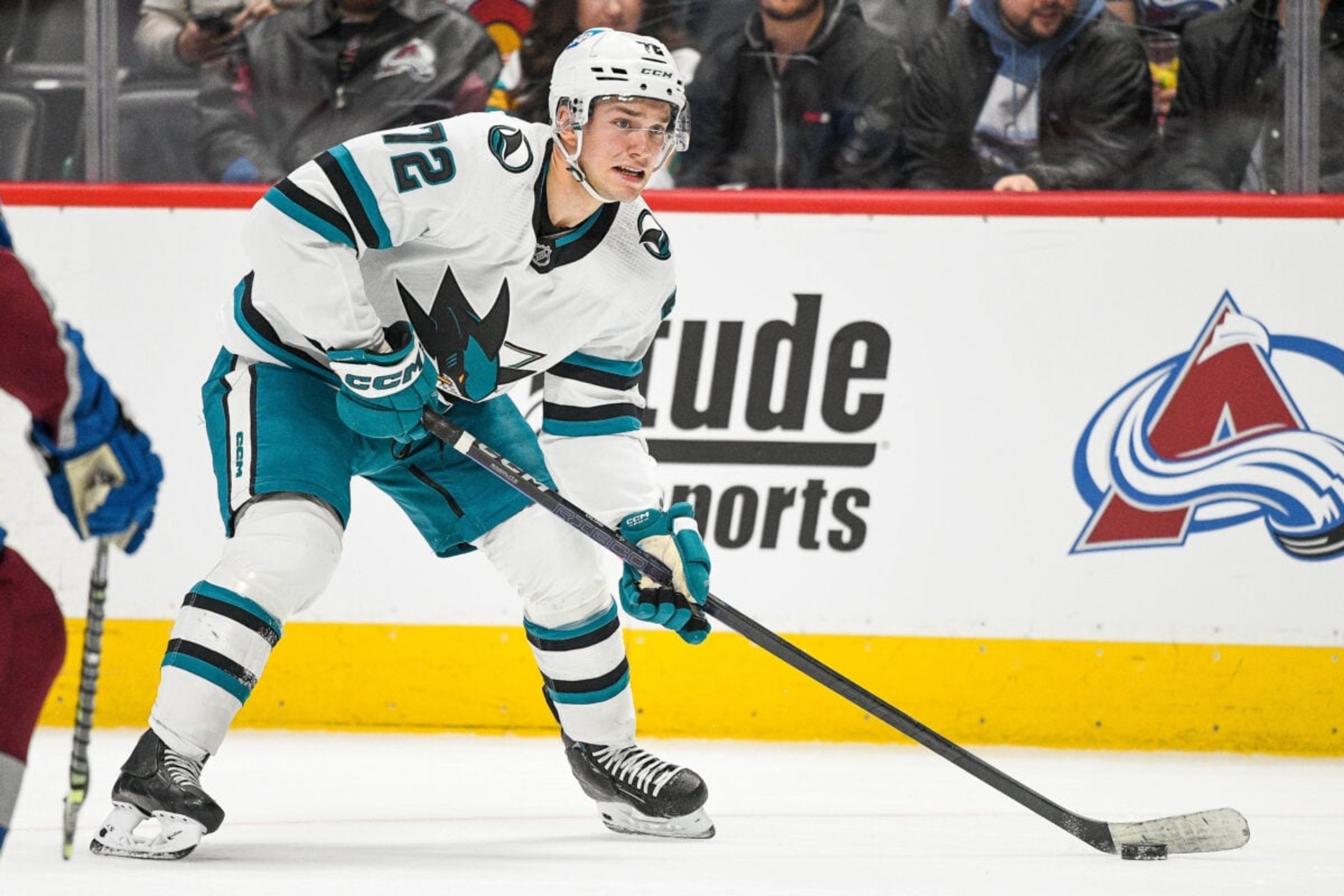 Senators acquire Eklund & 2 prospects from Sharks for 9th overall pick