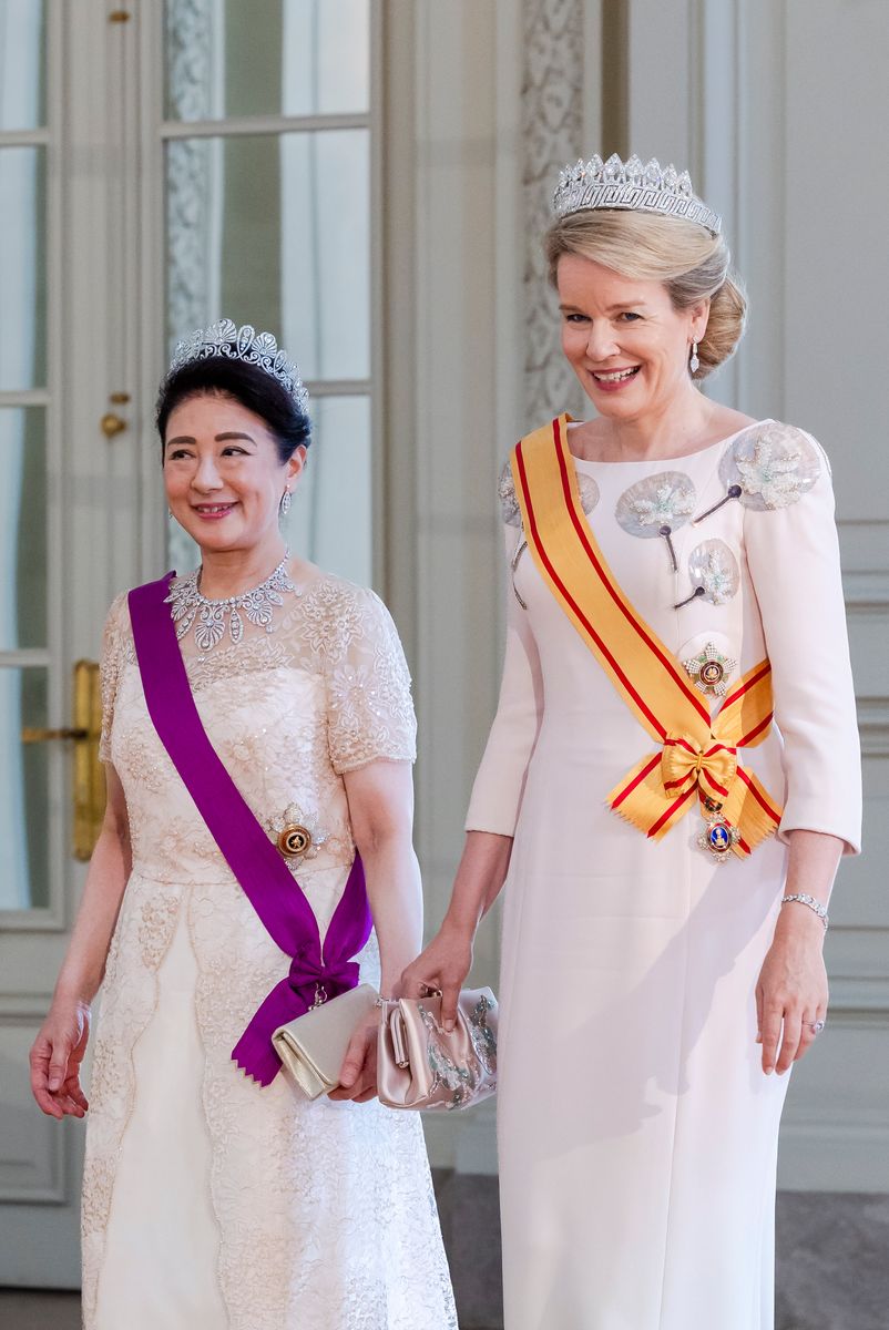 Queen Mathilde transforms from elegant pink daytime look to full royal ...
