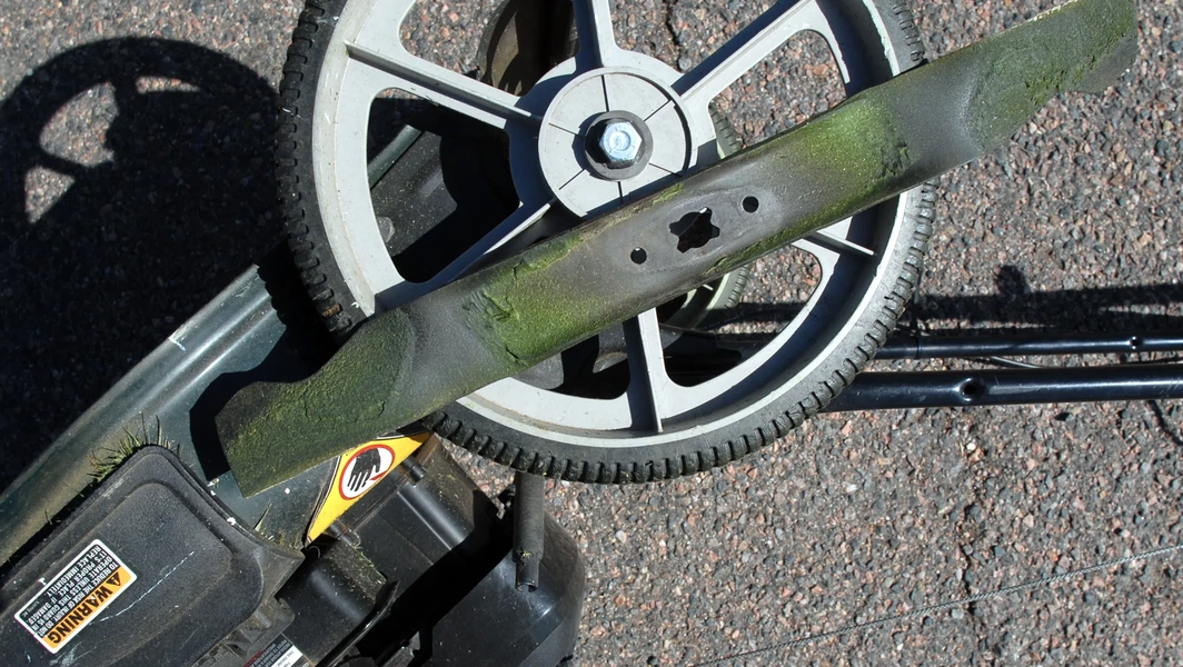 Lawn mower blade sharpening and maintenance guide