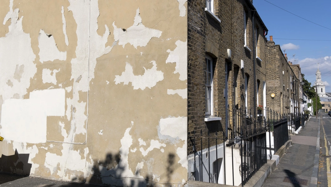 18 outdated exterior features that hurt curb appeal