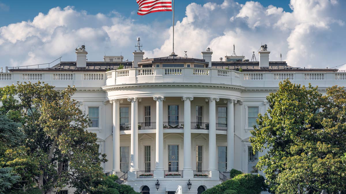 White House sets 2028 deadline to build working quantum computer ahead ...