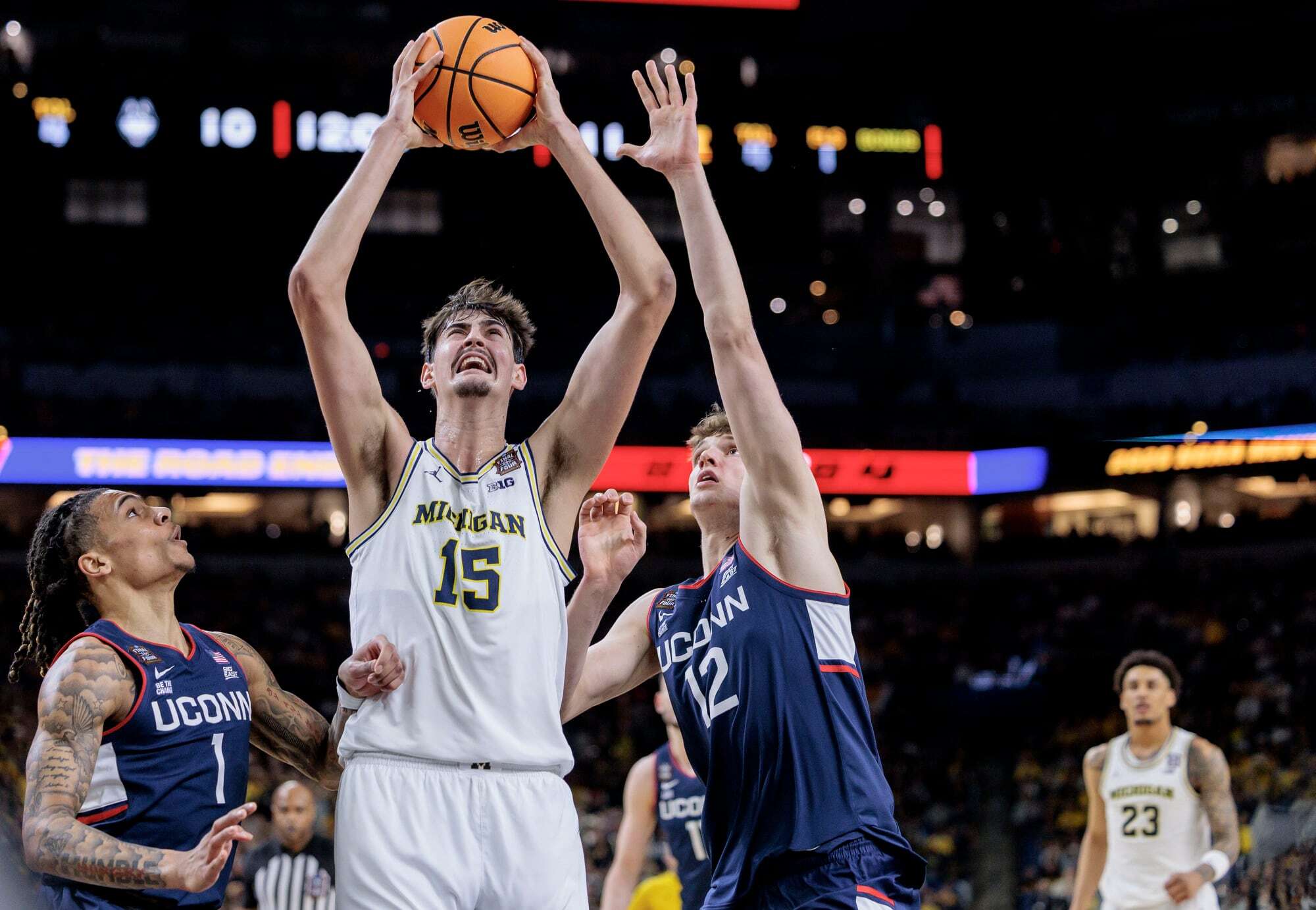 Aday Mara becomes third Michigan player drafted in first round
