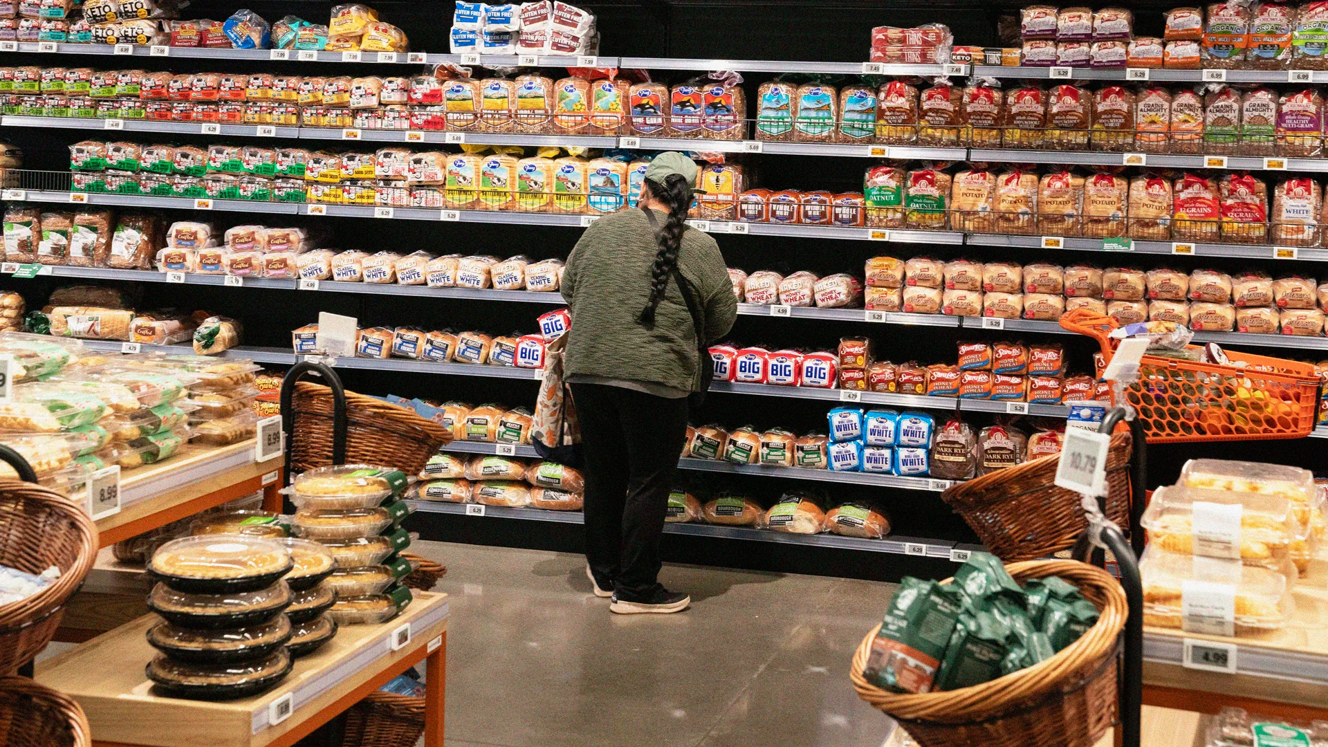 Nearly 190,000 packages of Walmart Hawaiian rolls recalled for mystery ...
