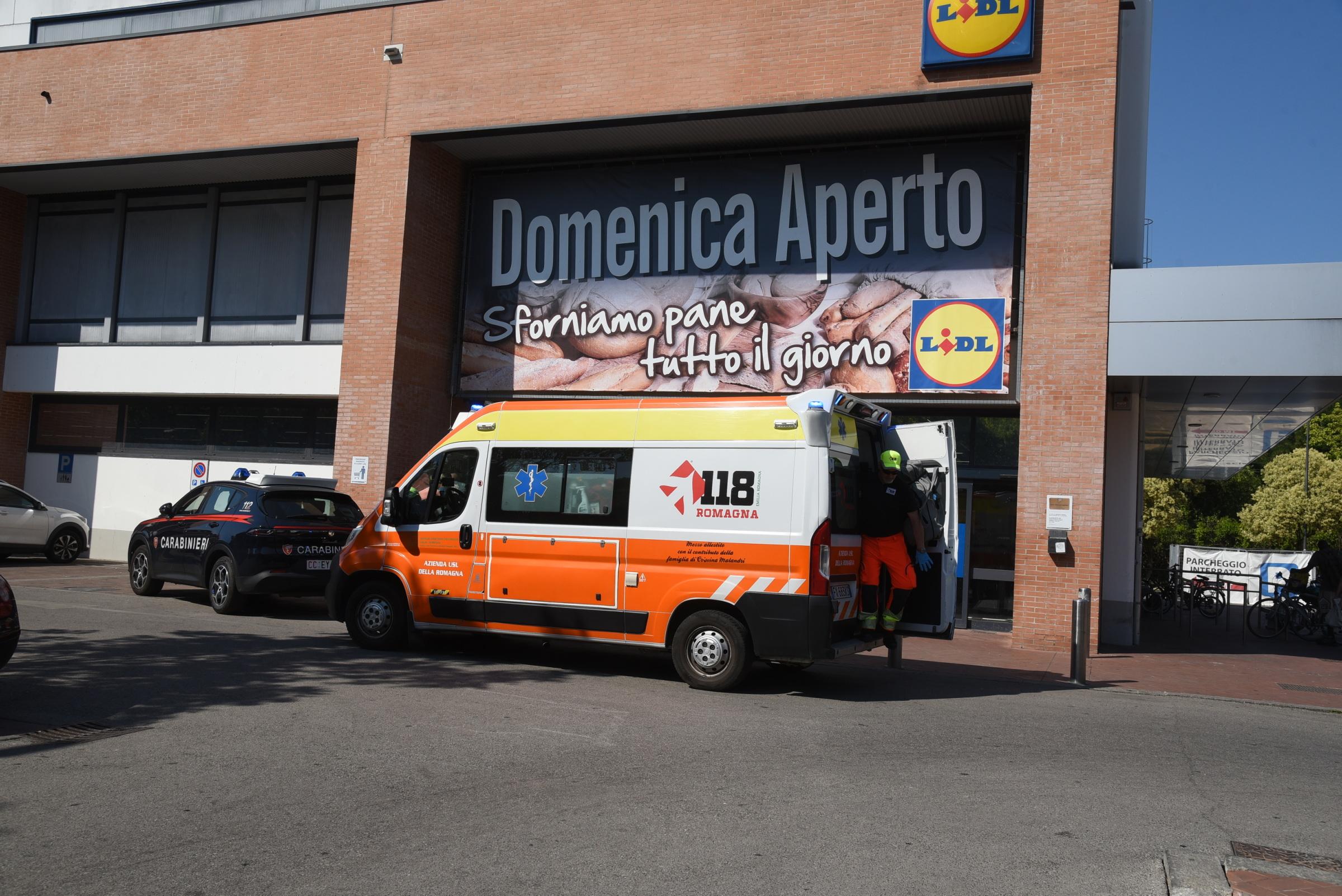 Accoltella una sconosciuta: la donna aveva già tentato di strangolarne ...