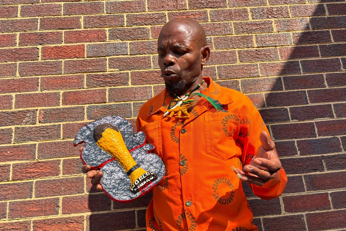 South African prisons open art galleries to showcase inmates' work