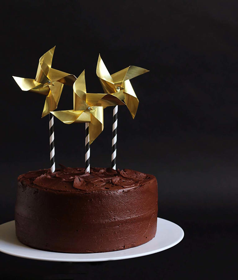 30+ DIY cake toppers that will steal the show