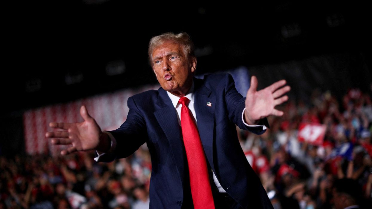 Critics cackle as Trump lackey attempts to compare president to a ...