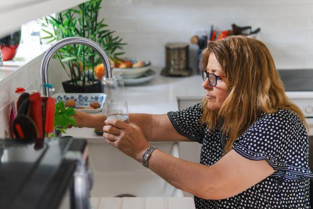 Age charity issues heatwave warning and urges people to check on older ...