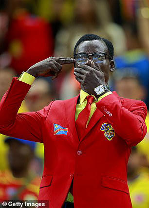 DR Congo's famous statue fan finally arrives at the World Cup but ...