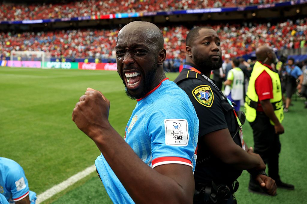 Who are the ITV pundits, presenters and commentators for Colombia vs DR ...