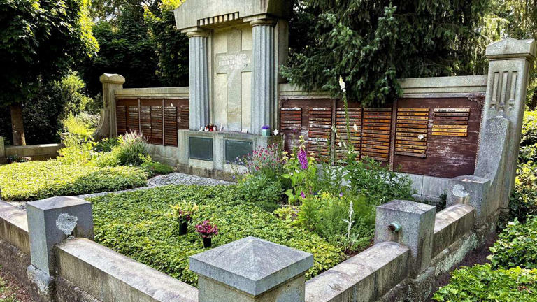 Friedhof Uelzen: Dieb stiehlt bronzene Buchstaben und Zahlen von ...