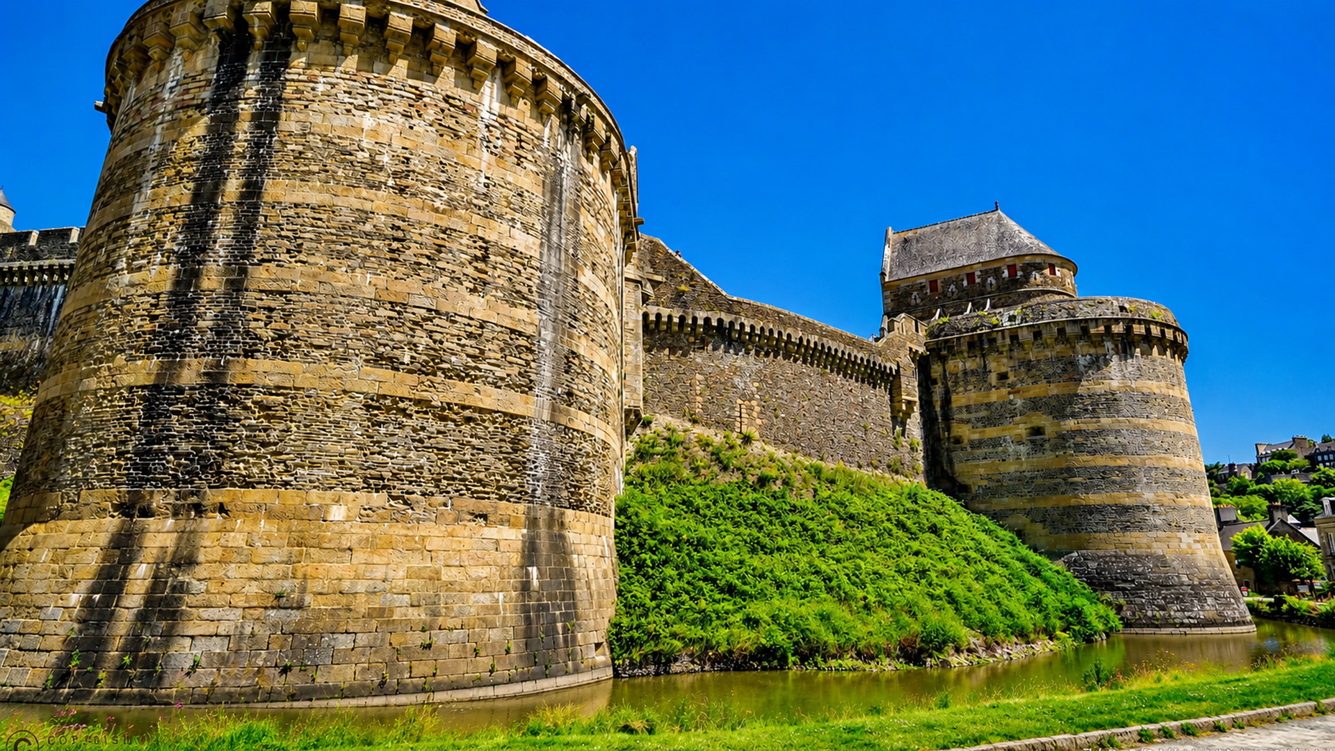 Discover Château de Fougères and its mighty medieval defenses (4K)