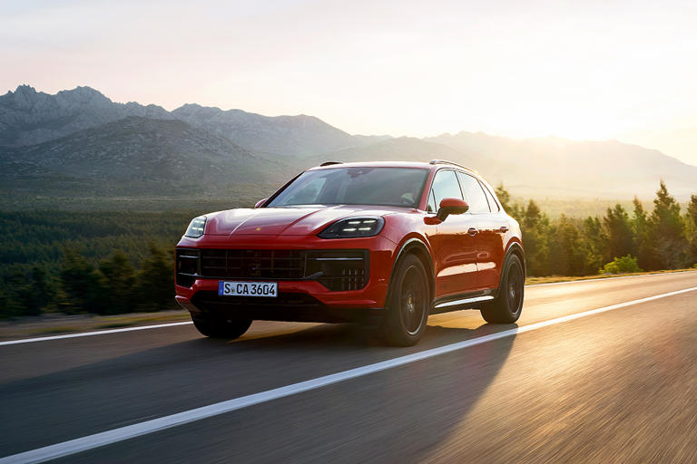 Porsche erfindet den V8 neu – mit E-Motor und Range Extender