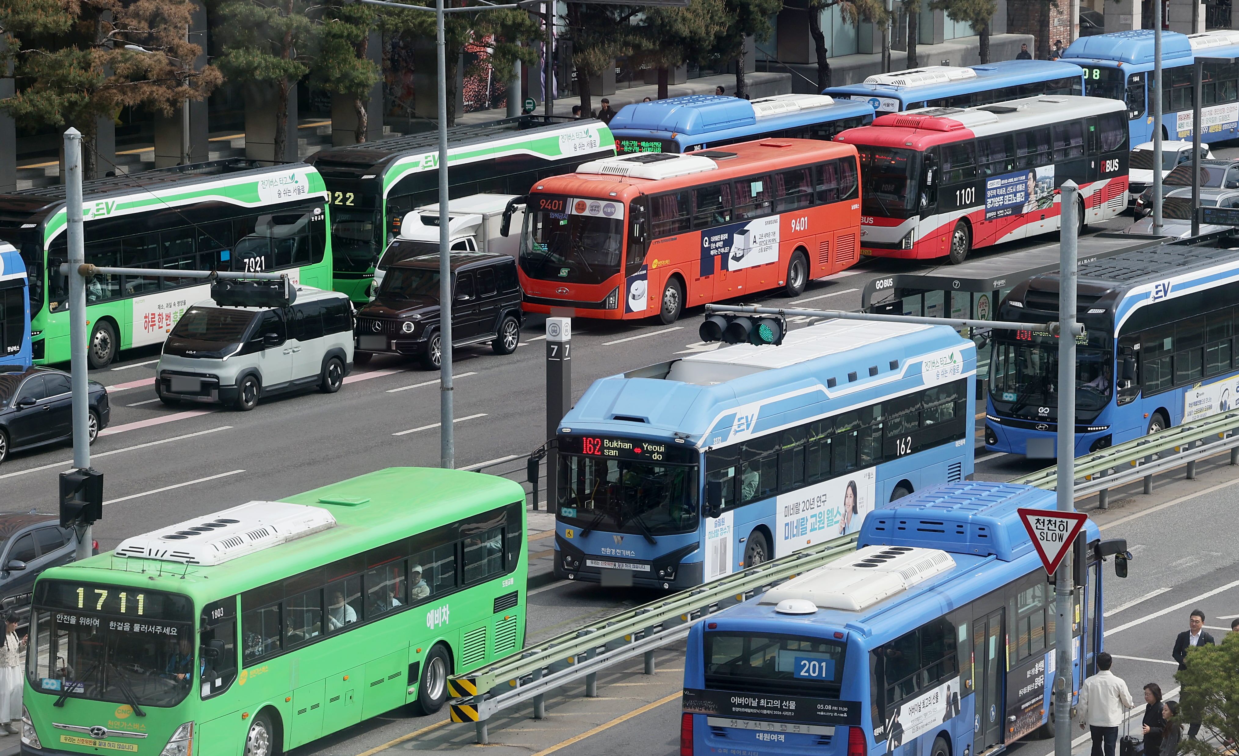 Breaking: Seoul council passes 70+ bus fare support ordinance