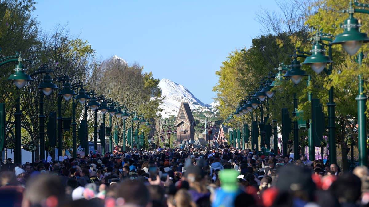 Disneyland Paris suspends outdoor attractions amid historic heat wave ...