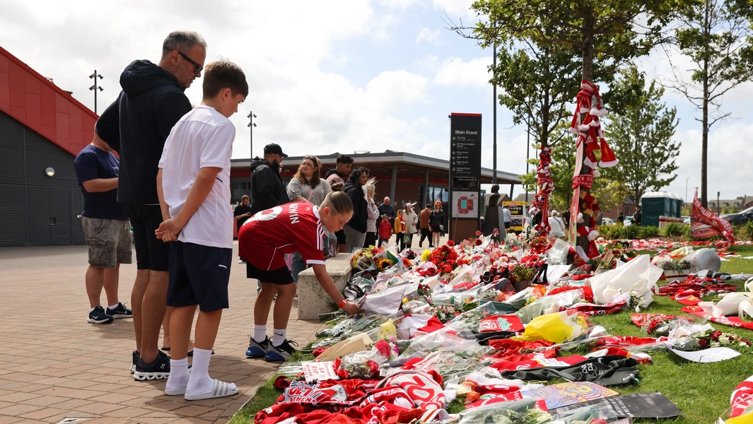Liverpool's 'Forever 20' memorial honors Jota and Silva