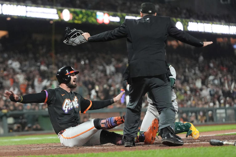 Jung Hoo Lee, Robbie Ray play starring roles in Giants’ win over A’s
