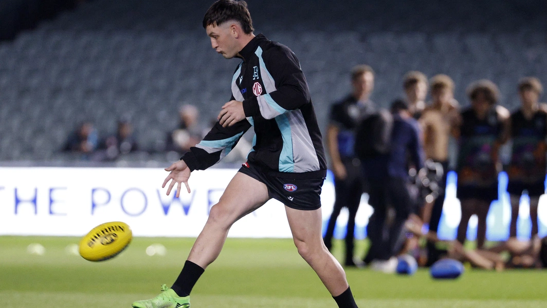Butters delays decision on record AFL offers until season end