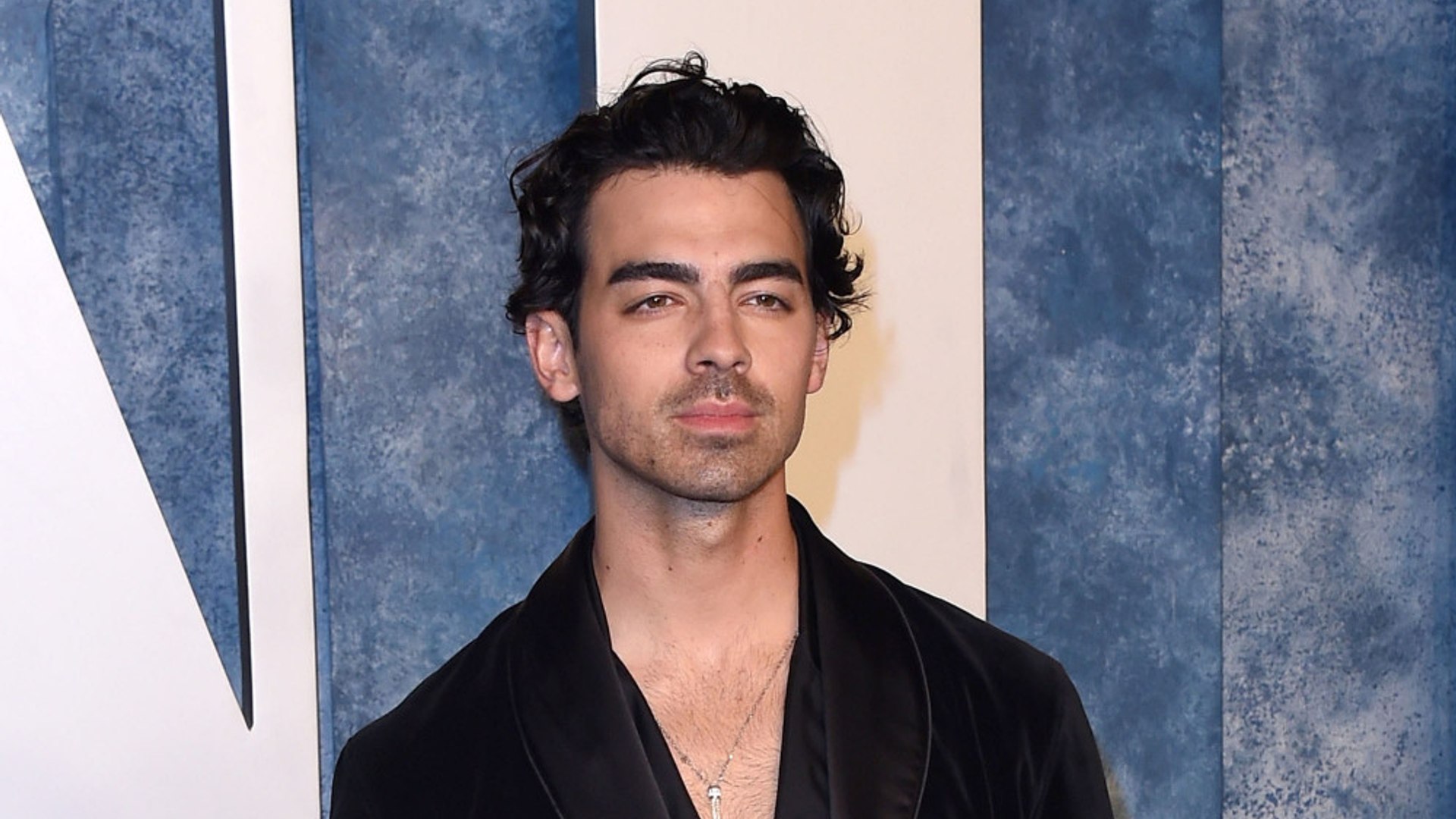 Joe Jonas lists home for sale