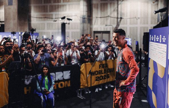 Cristiano Ronaldo shuts down reporter's Lionel Messi question after ...