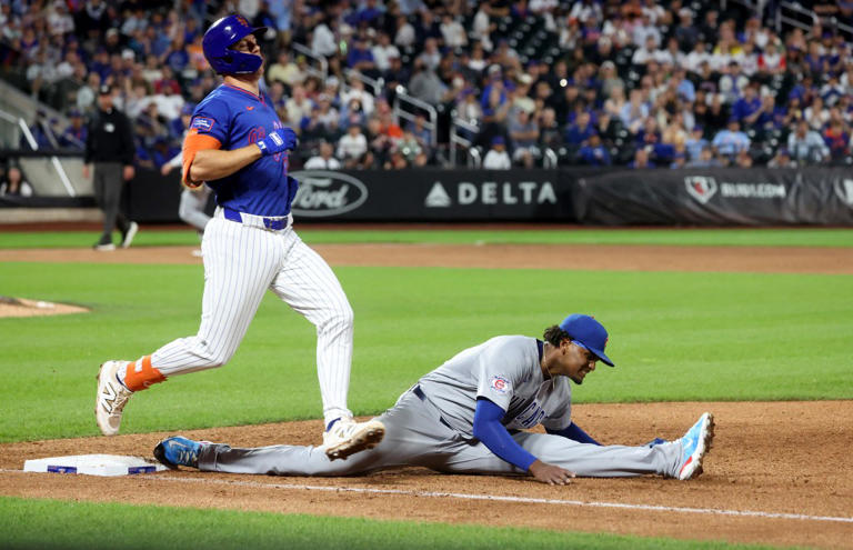 Cubs pitcher Edward Cabrera carted off field in injury heartbreaker