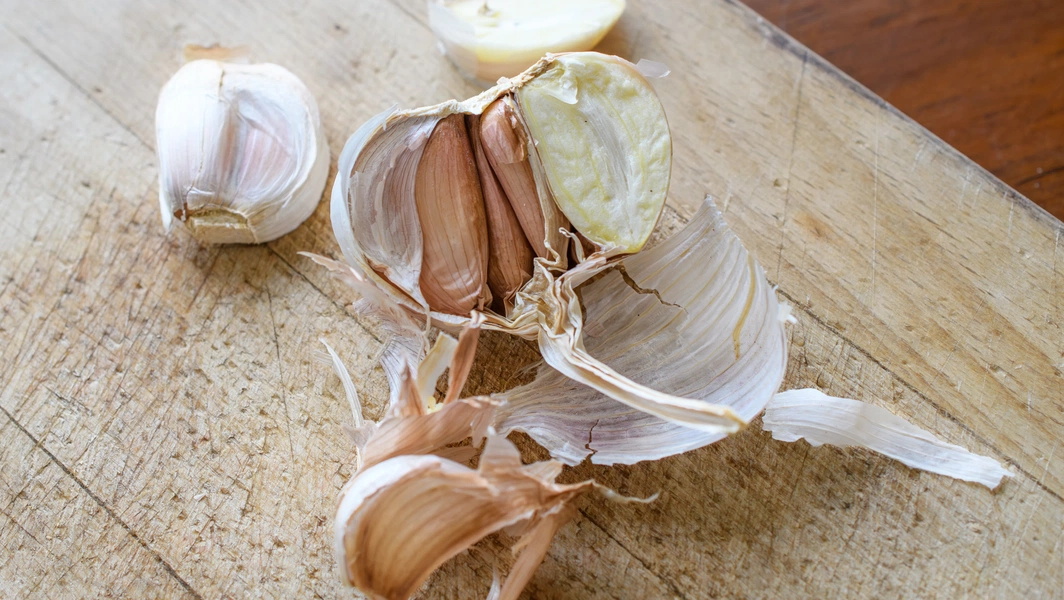 Why garlic and onion taste spicy to some